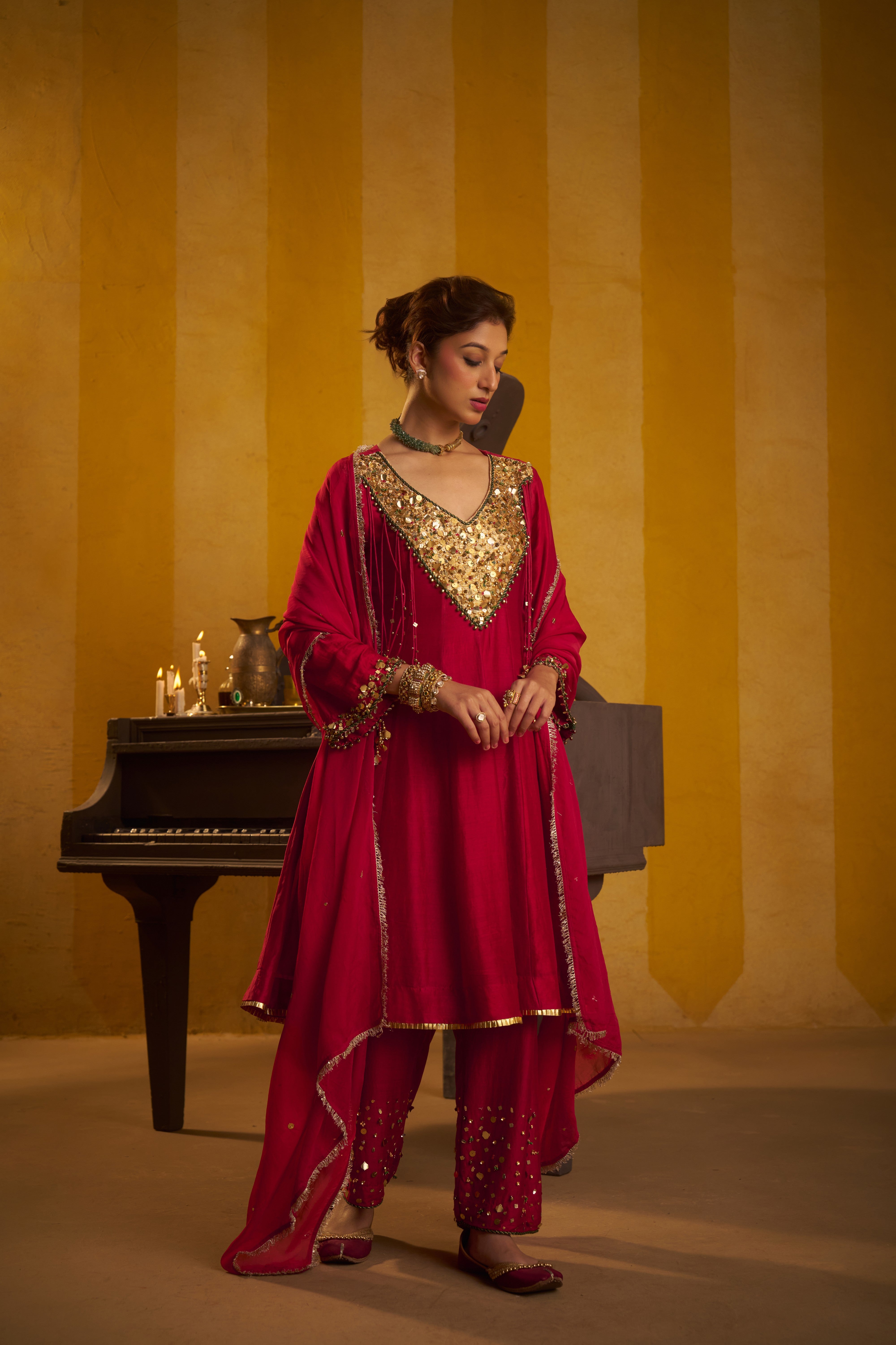 Surkh Gul kurta set – Hirika & Dhruti